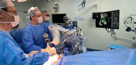 Cirurgia robótica oferece maior precisão em procedimentos de quadril e joelho - Bom dia SC