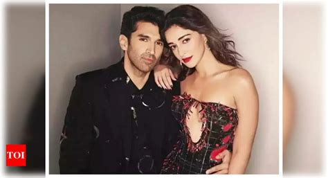 aditya roy kapur s photo with ananya panday goes viral shraddha kapoor