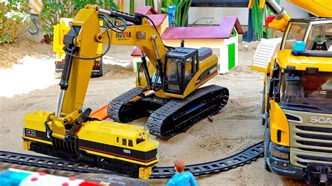 포크레인 중장비 기차 구출놀이 핫휠 자동차 장난감 트럭놀이 Rescue Train Excavator Truck Youtube