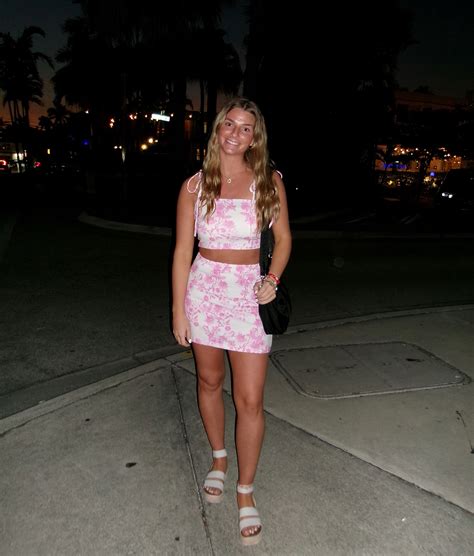 Julia Hintz Juliahintz • Instagram Photos And Videos