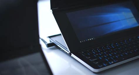 Intel Just Showed Off A Crazy Dual Screen Gaming Laptop That Could Change The Way We Play Games