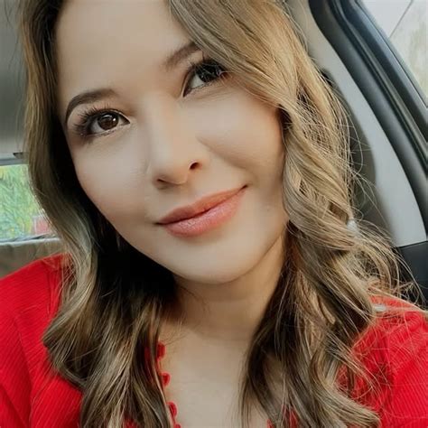 Reesa Villamor Reesavillamor • Threads Say More