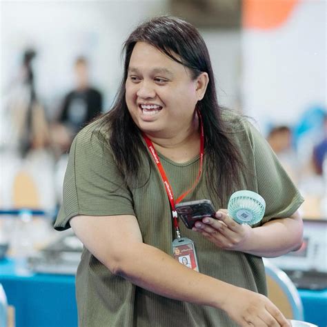 ลงพื้นที่ด้วย ทำงานไปด้วย องุ่นศรี Facebook