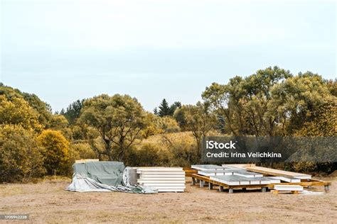 Sip 구조용 단열 패널로 만든 목조 프레임 하우스의 건물 건설 Osb 지향 스트랜드 보드 Eps 발포 폴리스티렌 에너지 효율적인 친환경 친환경 캐나다 기술 Friendly