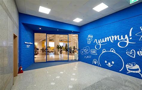 비비드한 컬러로 포인트를 준 250평 카페 And 갤러리 인테리어 분당 야탑동