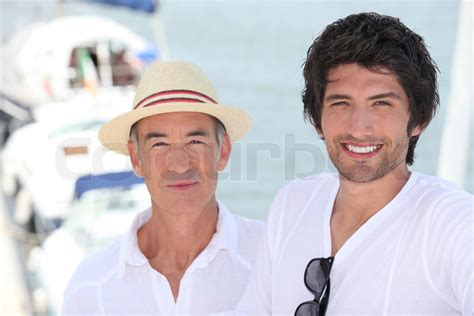 Vater Und Erwachsener Sohn Stock Bild Colourbox