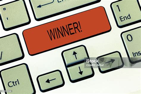 단어 쓰기 텍스트 상자입니다 뭔가 목표를 이기는 것 또는 사람에 대 한 비즈니스 개념에 도달 공적 Championship에 대한 스톡 사진 및 기타 이미지 Istock