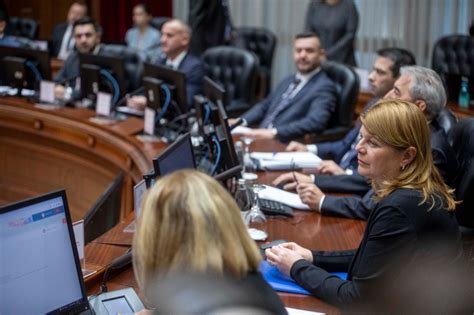 Од првата владина седница Премиерот Џафери ги определи замениците на