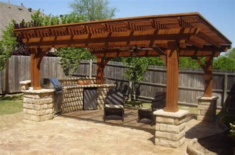 ფანჩატური ეზოში და აგარაკზე 20 ლამაზი კონსტრუქცია ძელით ქვით მაყალით და საშაშხით