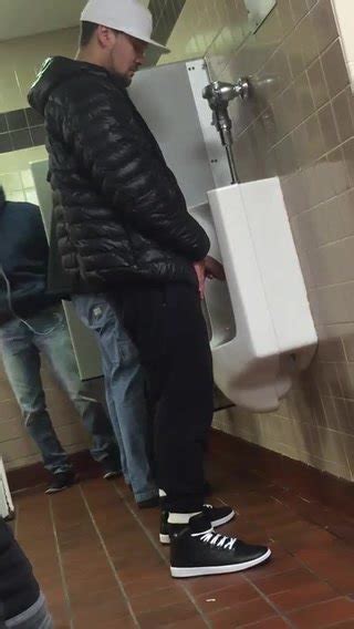 Voyeur Urinal Spy Hung Otter