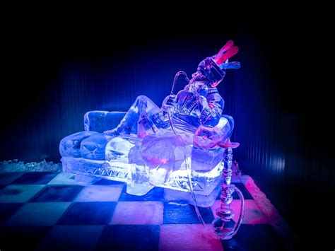 무료 이미지 감기 겨울 빛 밤 색깔 푸른 소파 삽화 공연 예술 조각 미술 단계 그림 쌀쌀한 전시회 싸늘한 환대 주지사 동결 온도 빙하