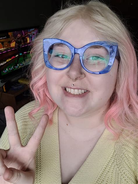 Got My Hair Cut A 50 Cut Brought Life Back To My 1 Year Old Hh Wig