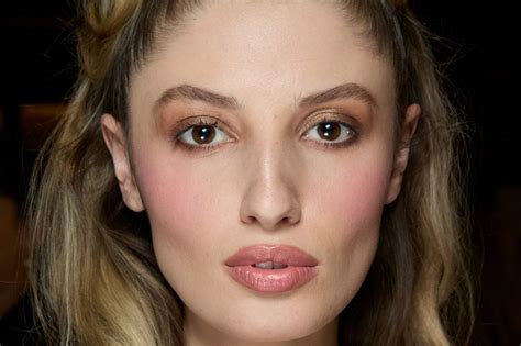 ‘candy Cane Blush La Nueva Tendencia De Maquillaje Que Se Ha Hecho Viral ¡hola