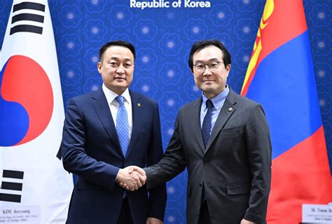 МОНГОЛ УЛС БНСУ ЫН ЗАСГИЙН ГАЗАР ХООРОНДЫН ХАМТАРСАН ХОРООНЫ ЭЭЛЖИТ Vi ХУРАЛДААН СӨҮЛ ХОТНОО