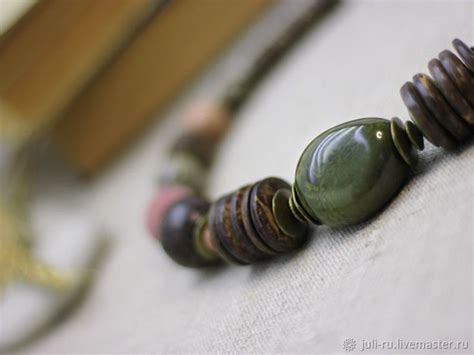 Колье массивное с крупным орехом тагуа и камнями Аксинья в интернет