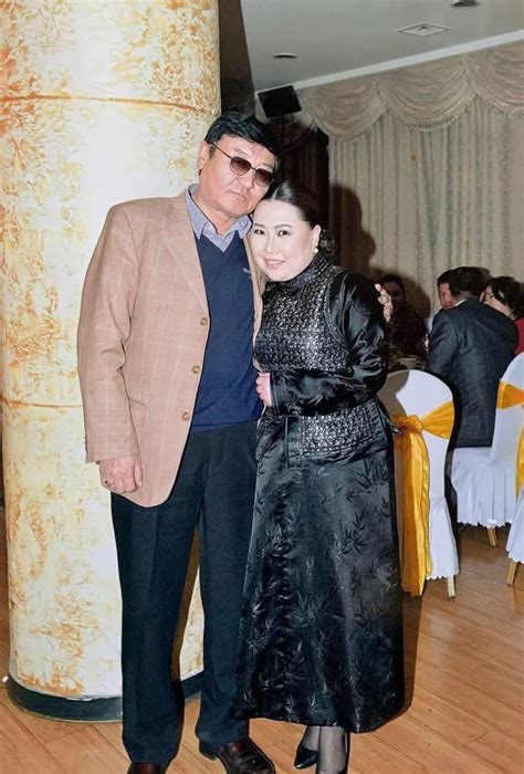 Сенсаци мн Дуучин Г Эрдэнэтунгалаг Ханш нээж хамаг бүхэн дэлгэрсэн өдөр өнөөдөр Хорвоог бие