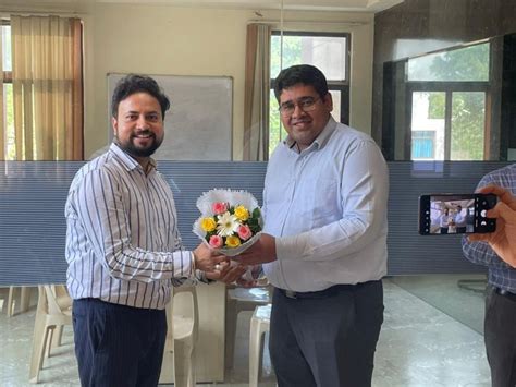 Nitin Jaiswal On Linkedin Careerjourney Corporaterelaions Aurevoir Curatinghappycarers Vgu