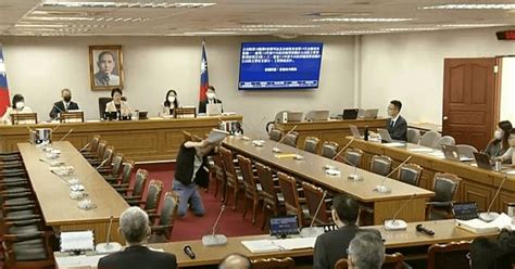 公報處職員控主管霸凌下跪陳情 立院完成初步證詞比對 鏡新聞 LINE TODAY