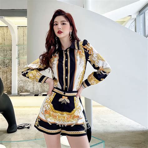 프리미엄 셔츠 반바지 세트 여성용 봄 2022 새로운 소금 스타일 가볍고 성숙한 기질 레트로 코트 스타일 투피스
