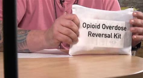 Program Gives Nashville Tn Law Enforcement Narcan Kits To Leave With Overdose Survivors