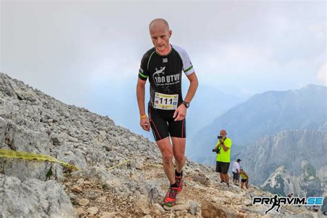 Nejc Kuhar In Mojca Koligar Najhitrejša Na Grintovcu Gorski Teki