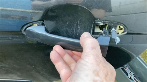 How To Replace The Rear Door Handle On A 2009 Kia Spectra Youtube