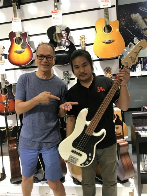 Fender Deluxe Active Precision Bass Special Music Arms ศูนย์รวมเครื่องดนตรี ตั้งแต่เริ่มต้น