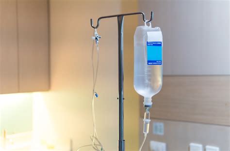 Sueros Vitamínicos Qué Son Y Cuándo Suministrarlos Clínica La Virgen
