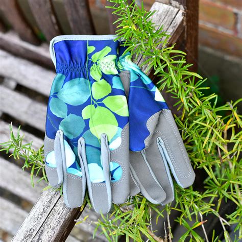 Burgon And Ball Under The Canopy Collection Gardening Gloves Backyard