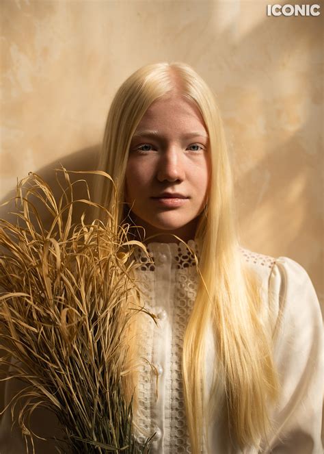 Anna Tut — Iconic Artist