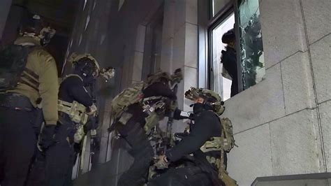 소총 든 무장병력 국회 진입‥헬기에 장갑차까지 네이버 Tv