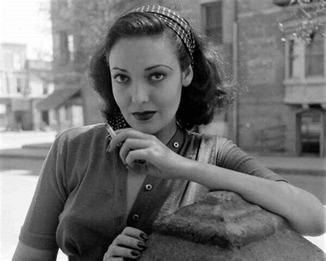 Vivien Leigh 1940s Pose Wearing Head Scarf Smoking Cigarette 8x10 Inch