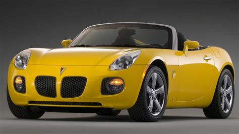 Pontiac And Saturn Tried To Beat The Mazda Miata But Failed