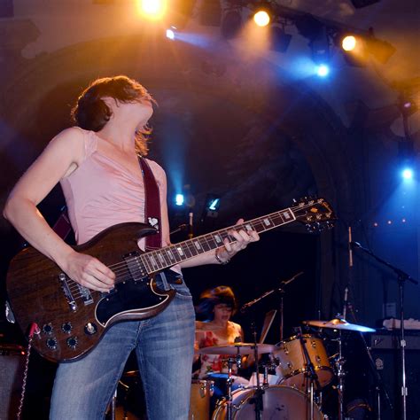 Sleater Kinneys Carrie Brownstein On Norlin Era Gibson Guitars