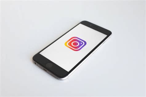 Model Plus Size Dorong Perubahan Kebijakan Nudity Instagram ANTARA News