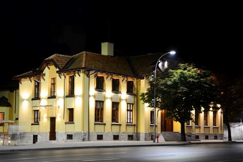 Реконструкция реставрация и основен ремонт на спортна зала Юнашки салон