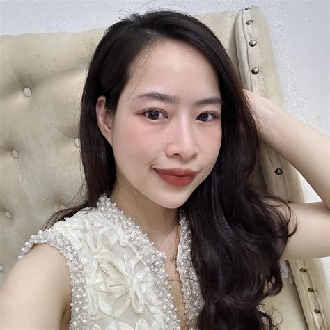 Nguyệt Tiny Anh Anh