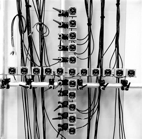 8 The Planar Loudspeaker Array Left And The Apparatus Right Download Scientific Diagram 8 The Planar Loudspeaker Array Left And The Apparatus Right Download Scientific Diagram