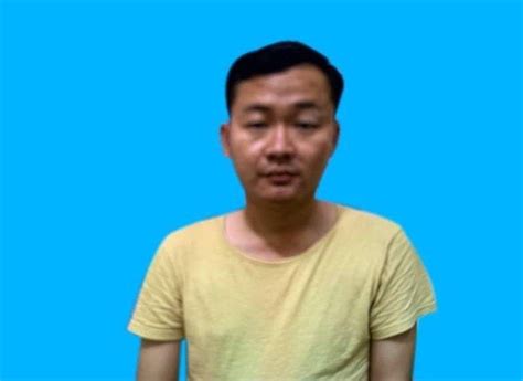 បញ្ជូនខ្លួនបុរសម្នាក់ដែលយកកាំភ្លើងប្រើហ្គាសគំរាមជាងកាត់សក់ទៅកាន់តុលាការហើយ នគរដ្រេហ្គន