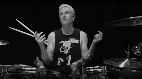 Josh Freese Lista Os 10 Possíveis Motivos Que O Fizeram Ser Chutado Do Foo Fighters Wikimetal