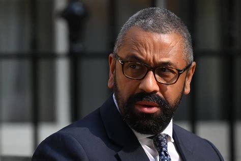 بريطانيا تريد إبقاء العقوبات على روسيا حتى تدفع موسكو تعويضات لأوكرانيا