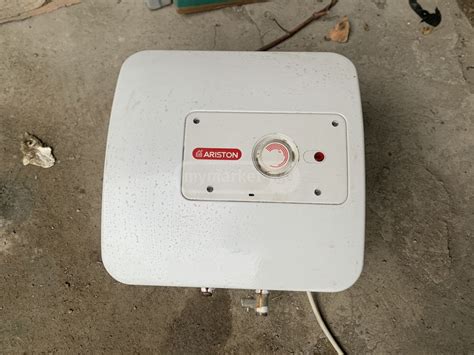 იყიდება წყლის გამაცხელებელი Ariston ის ფირმის 15 ლიტრიანი მეორადი და ახალი ნივთების ყიდვა