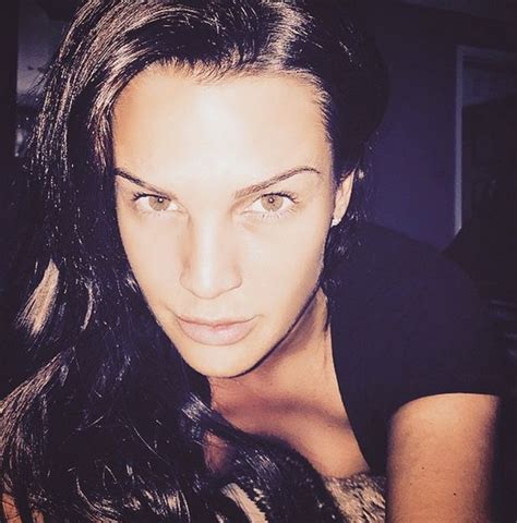 Danielle Lloyd Proves That Her Stunning Face Really Can Work Wonders