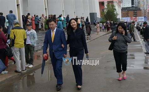 Ц Нямдоржийн “шахааны бизнесчин” хүү гэргийтэй зугаалж явна