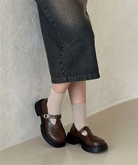 💛사계절템모델추천👍 폭신 둥근코 레더 T스트랩 통굽 메리제인 로퍼5cm 1741 에이블리