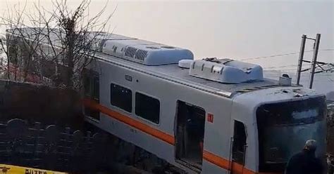 시험 운행 전동차 탈선