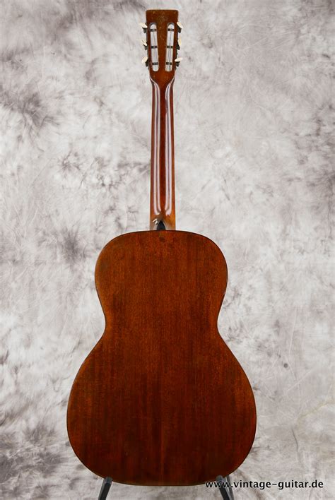 Martin 000 18