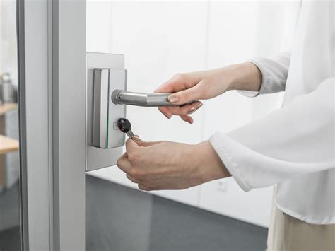 Dormakaba C Lever Compact