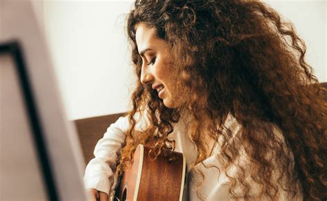 3 Lessons Ive Learned As A Struggling Introverted Artist About Working With Others