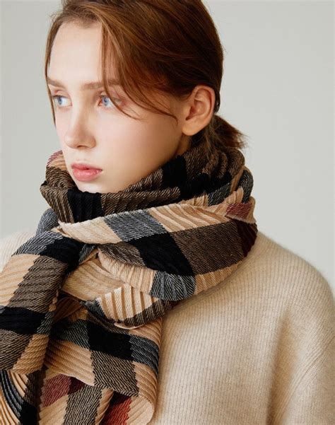 Best Wool100 브라운 체크 울 플리츠 스카프